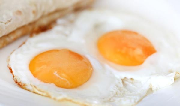 Hoe bak je een perfect spiegelei? | gezondheid.be