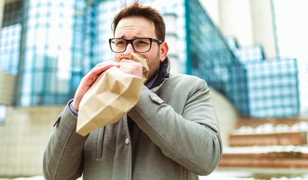 Waarom we net níet in een zakje moeten ademen als we hyperventileren ...