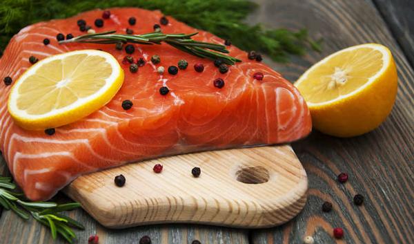 Is rode zalm gezonder dan roze zalm? | gezondheid.be