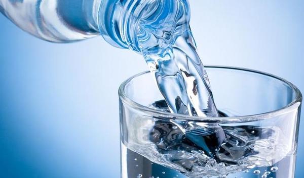 Moet je echt 2 liter water per dag drinken? | gezondheid.be