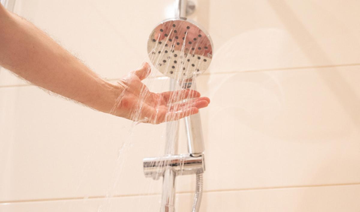 Wanneer mag je douchen met hechtingen? | gezondheid.be