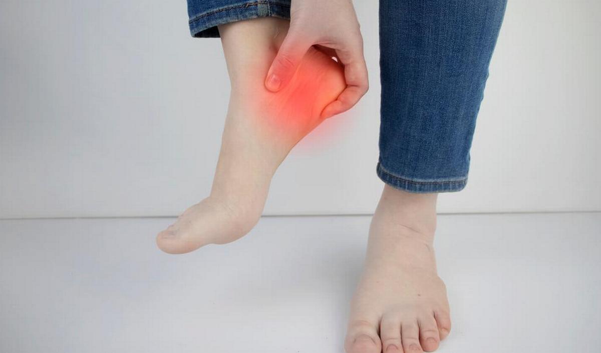 Hielspoor: symptomen en behandeling | gezondheid.be