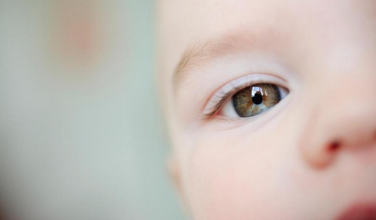 Hoe verlopen de gehoortest en oogtest bij Kind en Gezin? | gezondheid.be