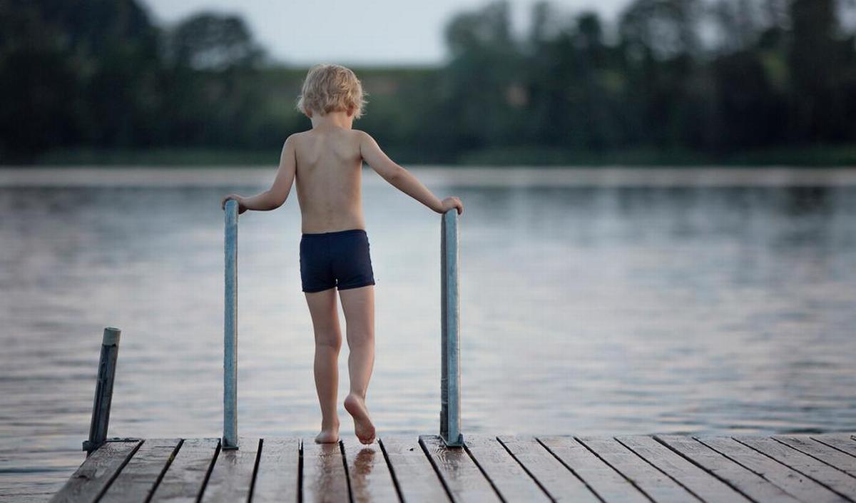 De juiste zwemkledij kan je redden van verdrinking | gezondheid.be