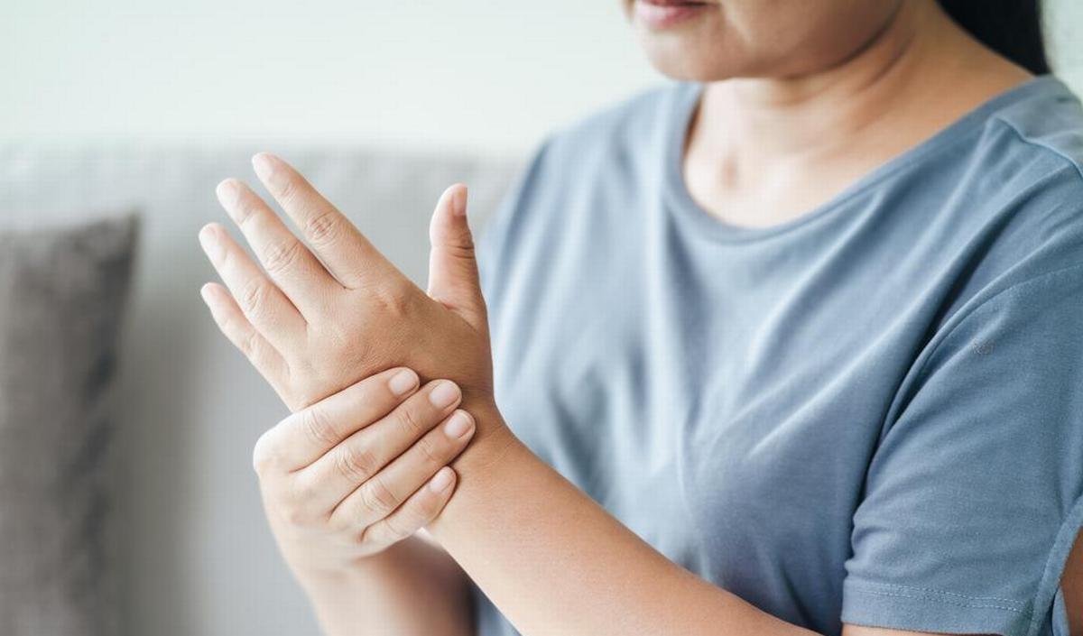 14 mogelijke oorzaken van gezwollen vingers | gezondheid.be